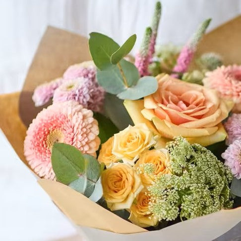 Classic Summer Gift Box - Delivery in Winchester - Mills in Bloom ...
